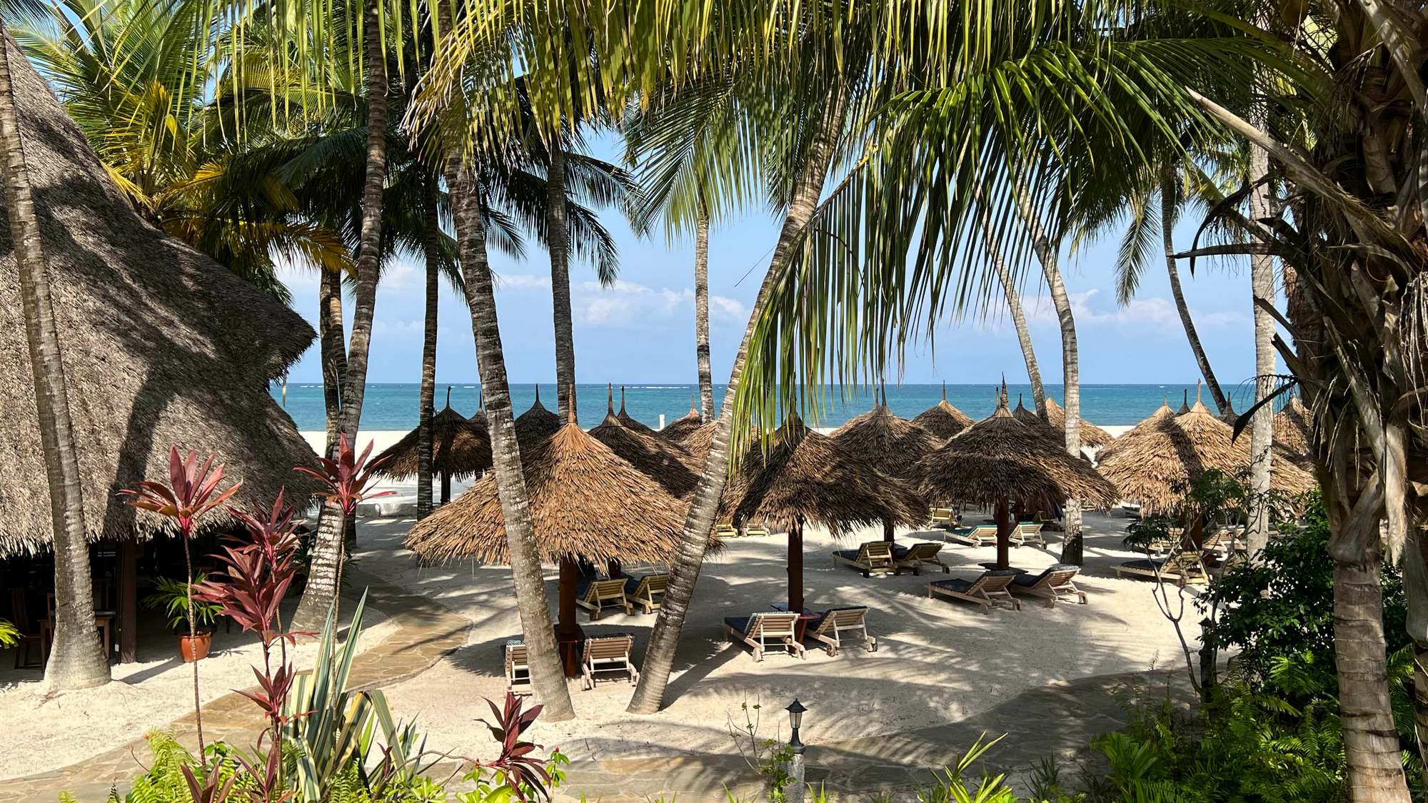 Restaurant – Pinewood Beach Resort & Spa